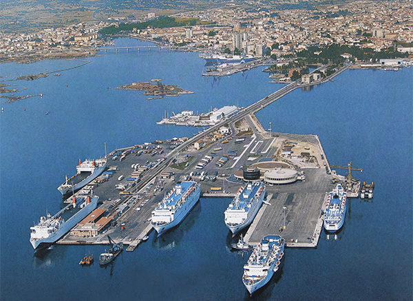 Olbia, la gestione del servizio bus navetta interno al porto a Turmo ... Olbia, la gestione del servizio bus navetta interno al porto a Turmo ...