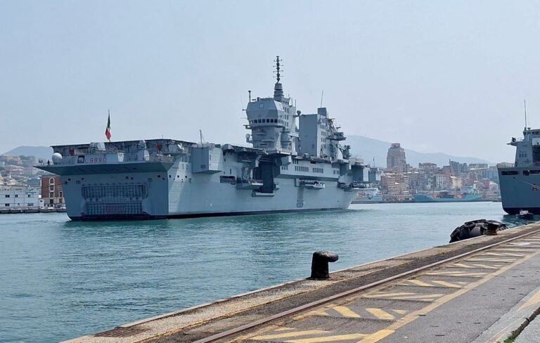 Arrivate a Genova, al terminal PSA SECH, le navi militari Vulcano e ...